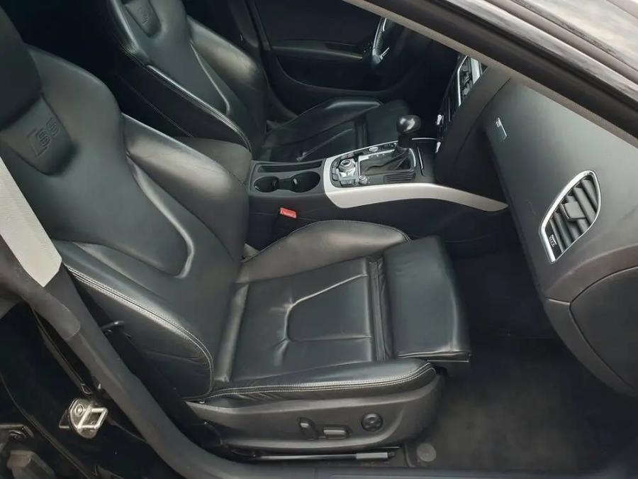Black Audi A5 2016 in Jelgava, with an engine capacity of 1.80 L and mileage of 254 thousand km for 12650 €, photo 17 on AUTOMOTO.COM.LV