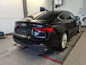 Black Audi A5 2023 in Kaunas, with an engine capacity of 2.00 L and mileage of 83 thousand km for 33051 €, photo 4 on AUTOMOTO.COM.LV