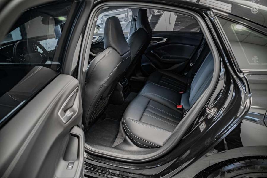 Black Audi A5 2025 in Klaipeda, with an engine capacity of 1.98 L and mileage of 22 thousand km for 59000 €, photo 8 on AUTOMOTO.COM.LV
