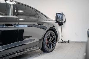 Black Audi A5 2025 in Klaipeda, with an engine capacity of 1.98 L and mileage of 22 thousand km for 59000 €, photo 22 on AUTOMOTO.COM.LV