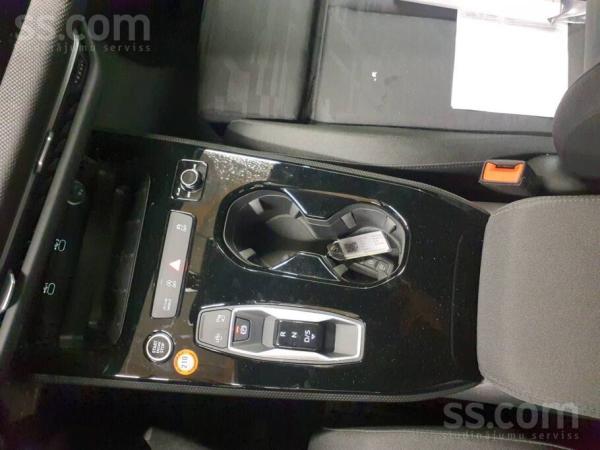 Black Audi A5 2025 in Riga, with an engine capacity of 2.00 L and mileage of 20 thousand km for 37100 €, photo 6 on AUTOMOTO.COM.LV