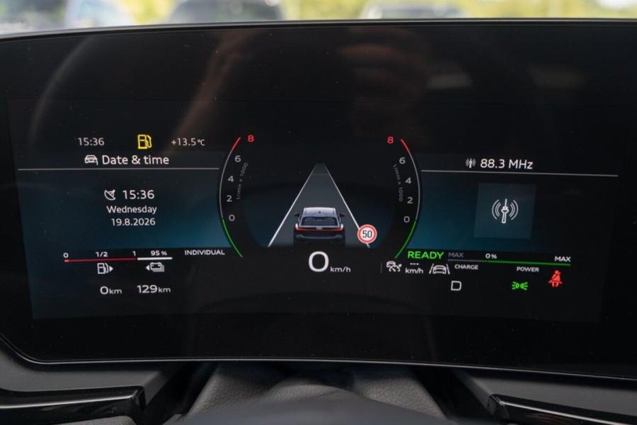 Black Audi A5 2025 in Vilnius, with an engine capacity of 2.00 L and mileage of 24 thousand km for 48700 €, photo 24 on AUTOMOTO.COM.LV