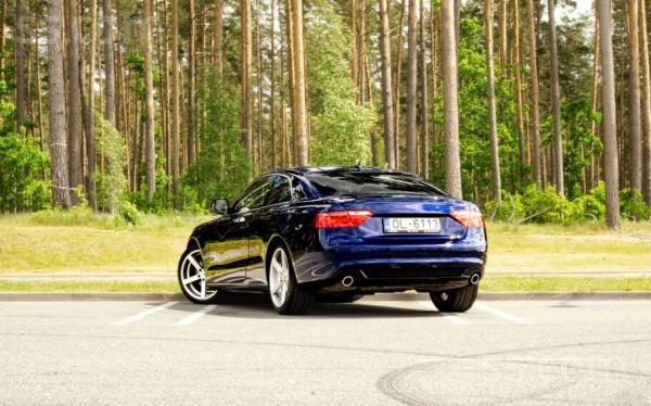 Zils Audi A5 2008 Rīga, ar dzinēja tilpumu 3.00 L un nobraukumu 418 tūkst. km par 8590 €, foto 8 vietnē AUTOMOTO.COM.LV