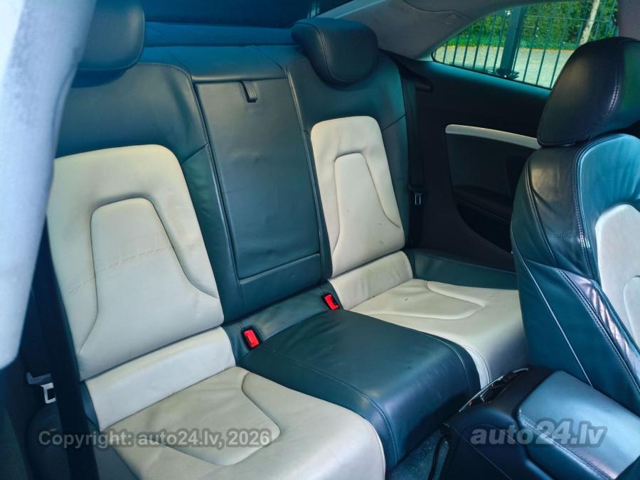 Zils Audi A5 2008 Tallina, ar dzinēja tilpumu 2.70 L un nobraukumu 219 tūkst. km par 3900 €, foto 13 vietnē AUTOMOTO.COM.LV