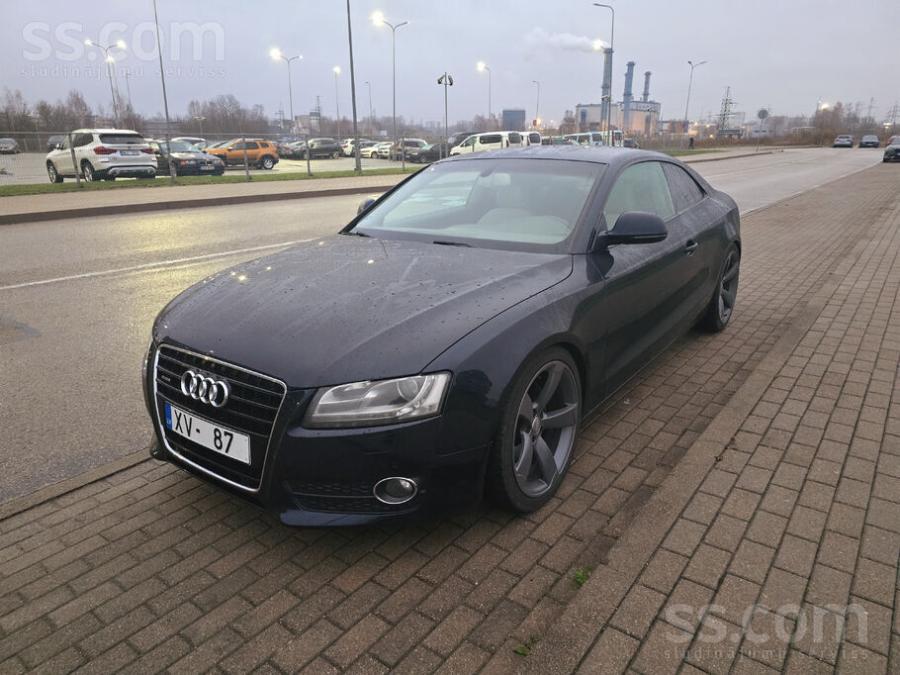 Blue Audi A5 2009 in Riga, with an engine capacity of 3.20 L and mileage of 316 thousand km for 6500 €, photo 1 on AUTOMOTO.COM.LV