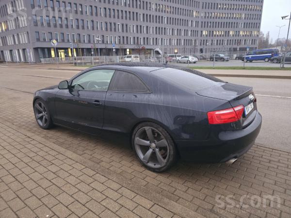 Zils Audi A5 2009 Rīga, ar dzinēja tilpumu 3.20 L un nobraukumu 316 tūkst. km par 6500 €, foto 5 vietnē AUTOMOTO.COM.LV