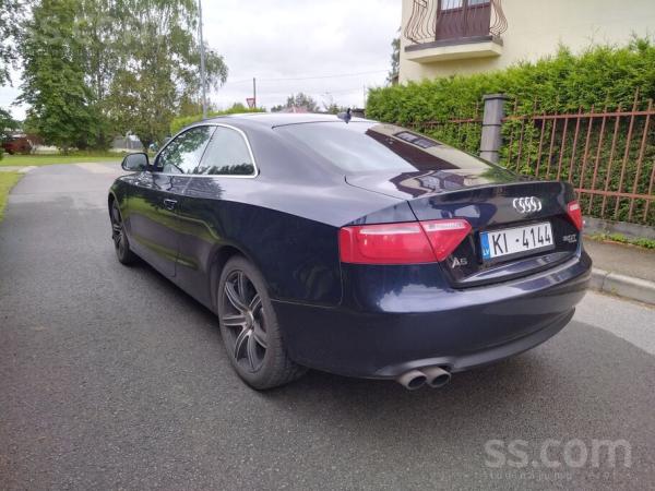 Zils Audi A5 2010 Rīga, ar dzinēja tilpumu 2.00 L un nobraukumu 205 tūkst. km par 8690 €, foto 3 vietnē AUTOMOTO.COM.LV