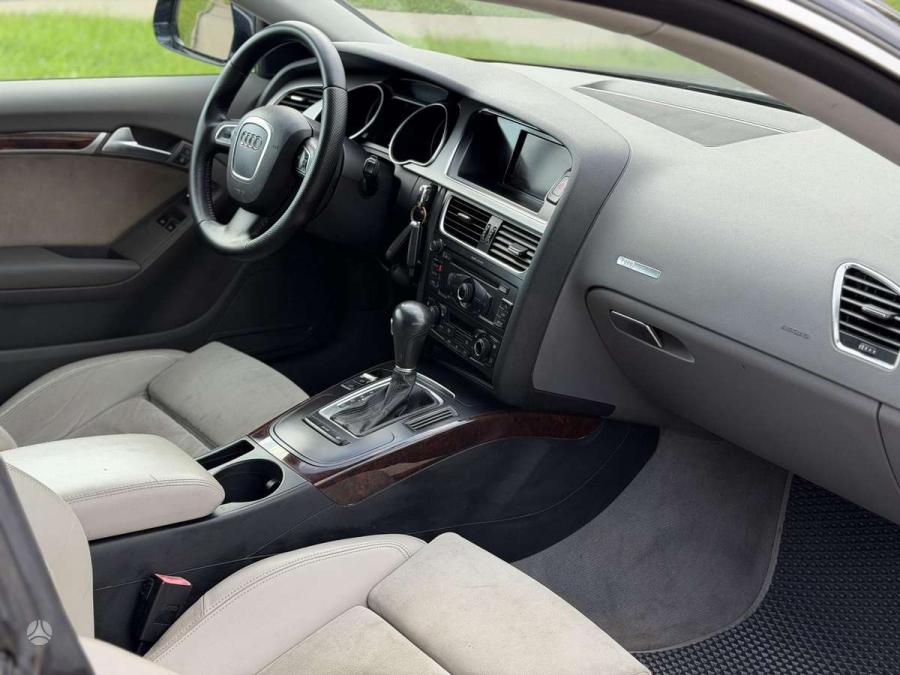 Zils Audi A5 2010 Viļņa, ar dzinēja tilpumu 0.00 L un nobraukumu 293 tūkst. km par 4900 €, foto 9 vietnē AUTOMOTO.COM.LV