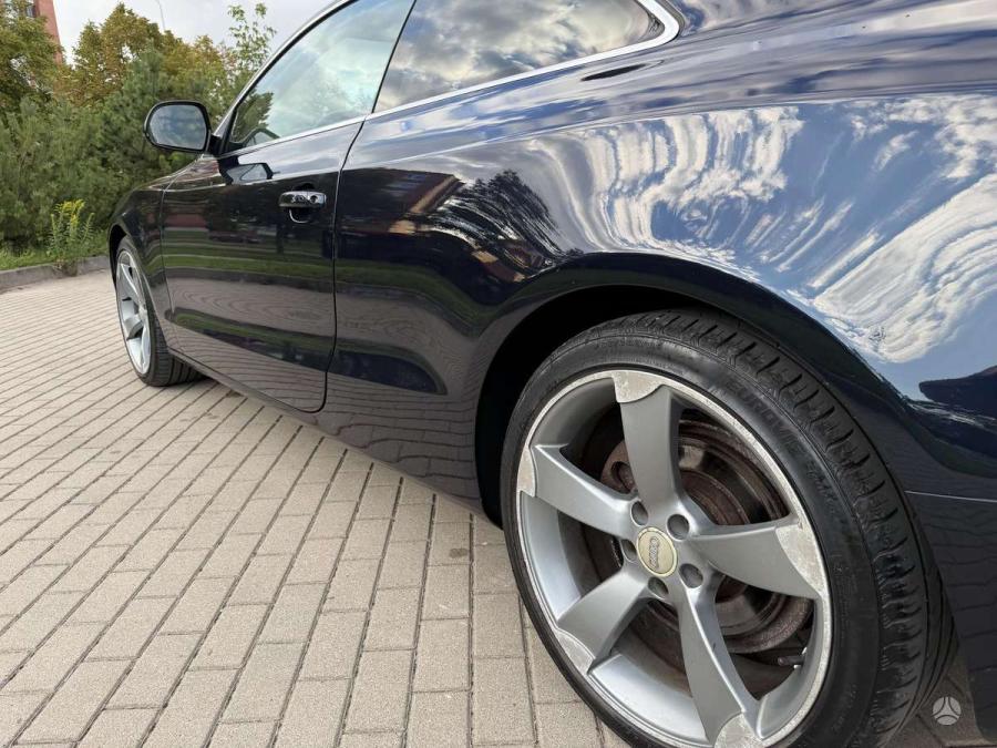 Zils Audi A5 2010 Viļņa, ar dzinēja tilpumu 0.00 L un nobraukumu 293 tūkst. km par 4900 €, foto 13 vietnē AUTOMOTO.COM.LV