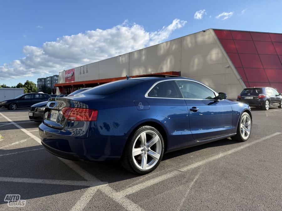 Zils Audi A5 2013 Viļņa, ar dzinēja tilpumu 2.00 L un nobraukumu 199 tūkst. km par 8200 €, foto 5 vietnē AUTOMOTO.COM.LV