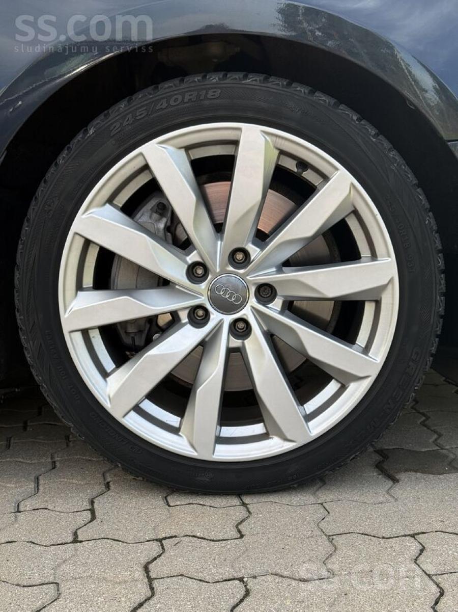 Blue Audi A5 2018 in Riga, with an engine capacity of 2.00 L and mileage of 143 thousand km for 19500 €, photo 7 on AUTOMOTO.COM.LV