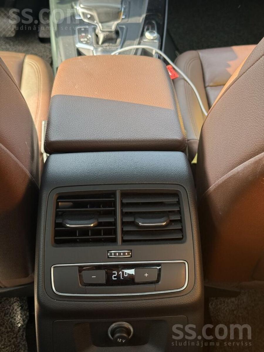 Blue Audi A5 2018 in Riga, with an engine capacity of 2.00 L and mileage of 143 thousand km for 19500 €, photo 17 on AUTOMOTO.COM.LV