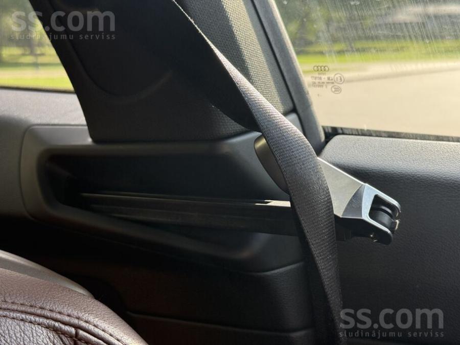 Blue Audi A5 2018 in Riga, with an engine capacity of 2.00 L and mileage of 143 thousand km for 19500 €, photo 18 on AUTOMOTO.COM.LV