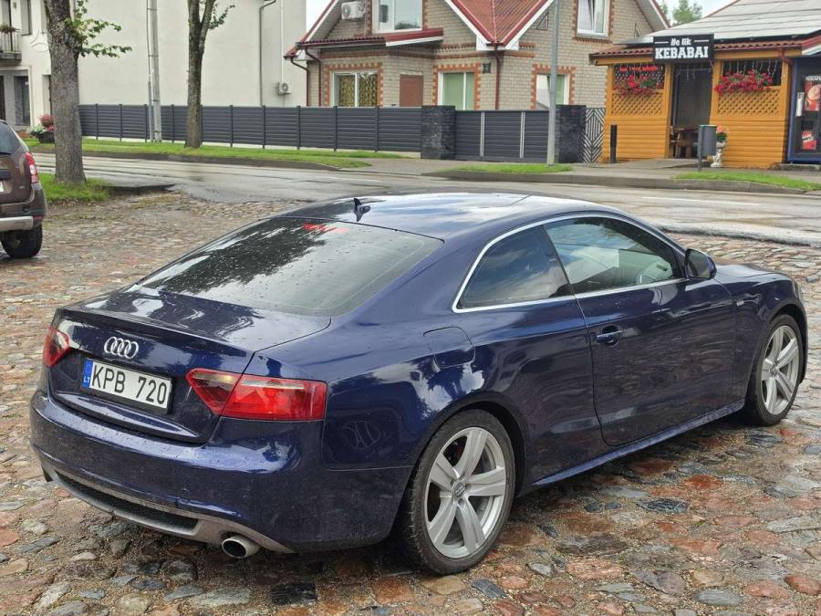Blue Audi A5 2009 in Silute, with an engine capacity of 2.70 L and mileage of 350 thousand km for 2200 €, photo 5 on AUTOMOTO.COM.LV