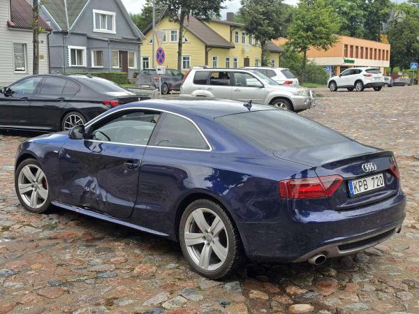 Blue Audi A5 2009 in Silute, with an engine capacity of 2.70 L and mileage of 350 thousand km for 2200 €, photo 5 on AUTOMOTO.COM.LV