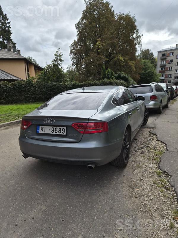 Zils Audi A5 2010 Rīga, ar dzinēja tilpumu 2.70 L un nobraukumu 252 tūkst. km par 7000 €, foto 3 vietnē AUTOMOTO.COM.LV