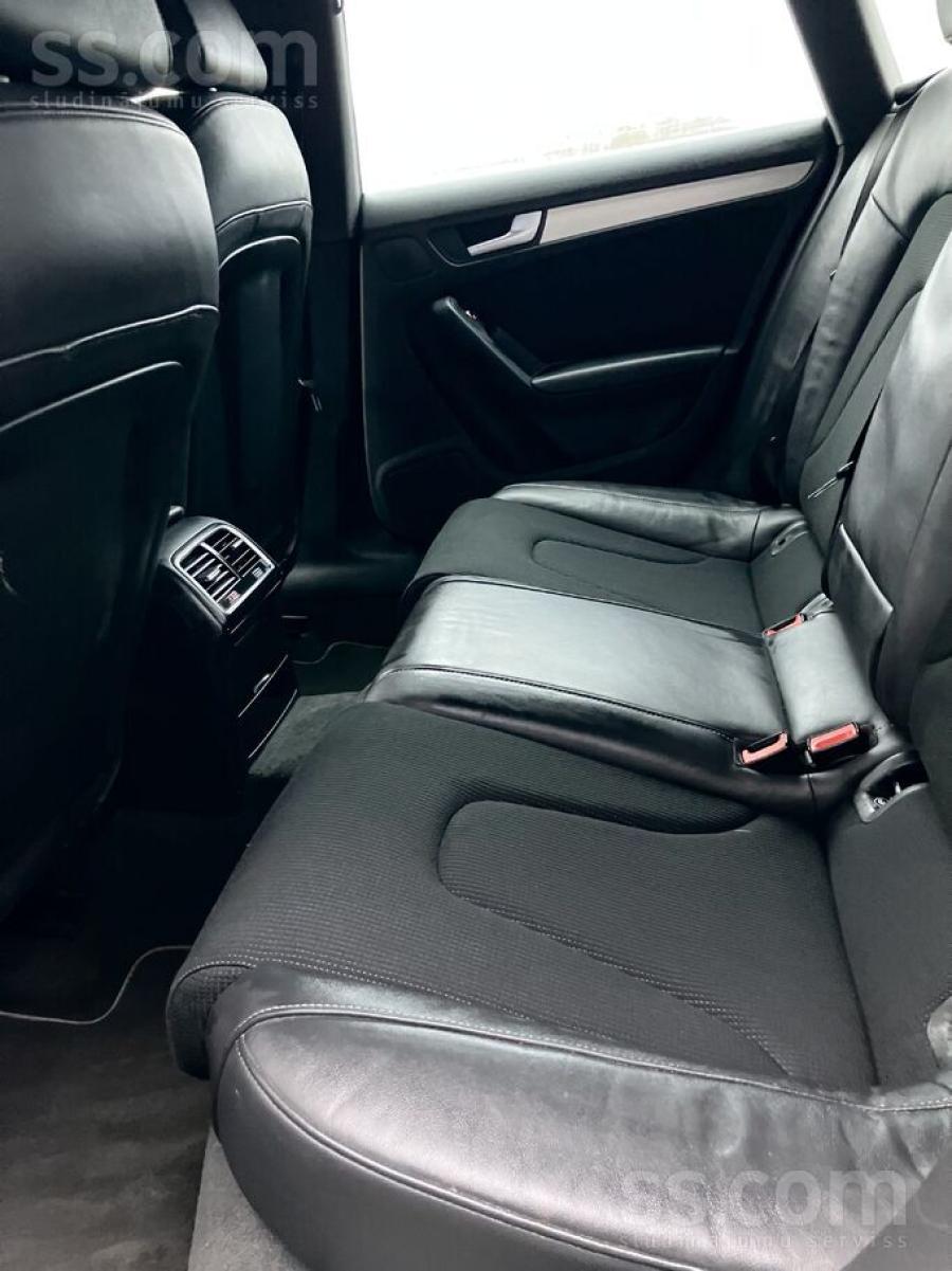 Zils Audi A5 2013 Talsi, ar dzinēja tilpumu 3.00 L un nobraukumu 241 tūkst. km par 9990 €, foto 12 vietnē AUTOMOTO.COM.LV