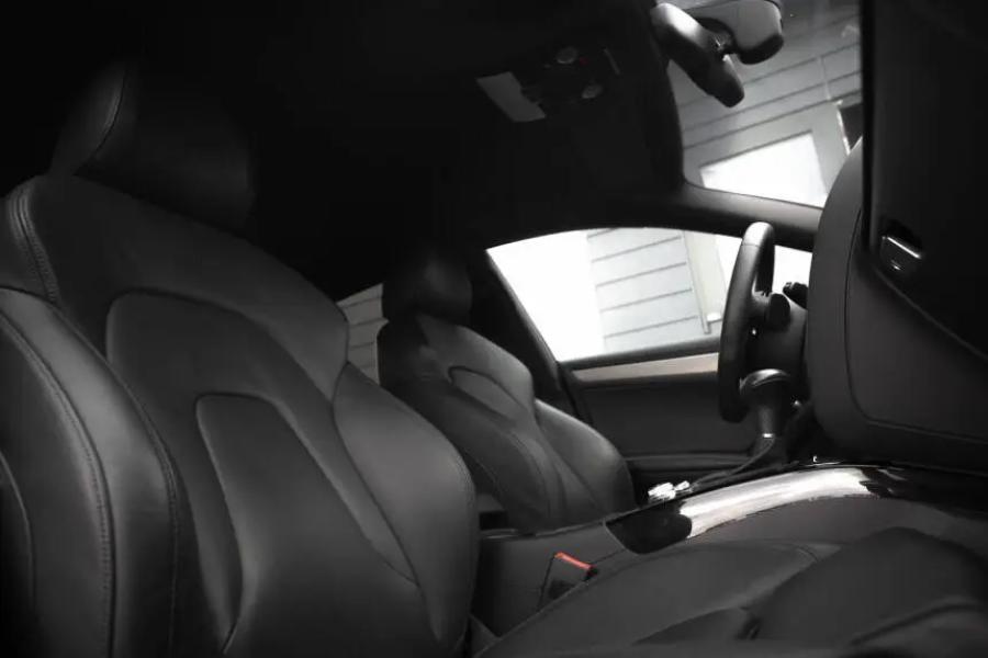 Blue Audi A5 2013 in Jelgava, with an engine capacity of 3.00 L and mileage of 240 thousand km for 15350 €, photo 12 on AUTOMOTO.COM.LV
