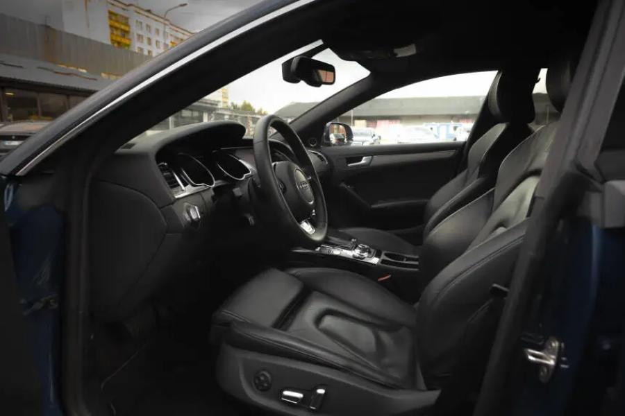 Blue Audi A5 2013 in Jelgava, with an engine capacity of 3.00 L and mileage of 240 thousand km for 15350 €, photo 16 on AUTOMOTO.COM.LV