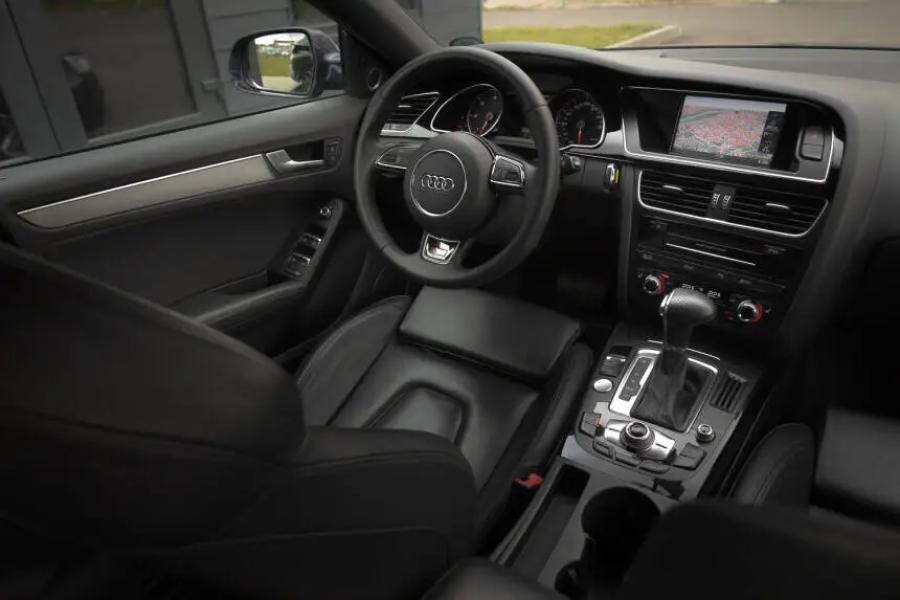 Blue Audi A5 2013 in Jelgava, with an engine capacity of 3.00 L and mileage of 240 thousand km for 15350 €, photo 18 on AUTOMOTO.COM.LV