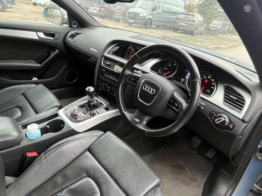 Blue Audi A5 2010 in Taurage, with an engine capacity of 1.97 L and mileage of 138 thousand km for 2800 €, photo 8 on AUTOMOTO.COM.LV