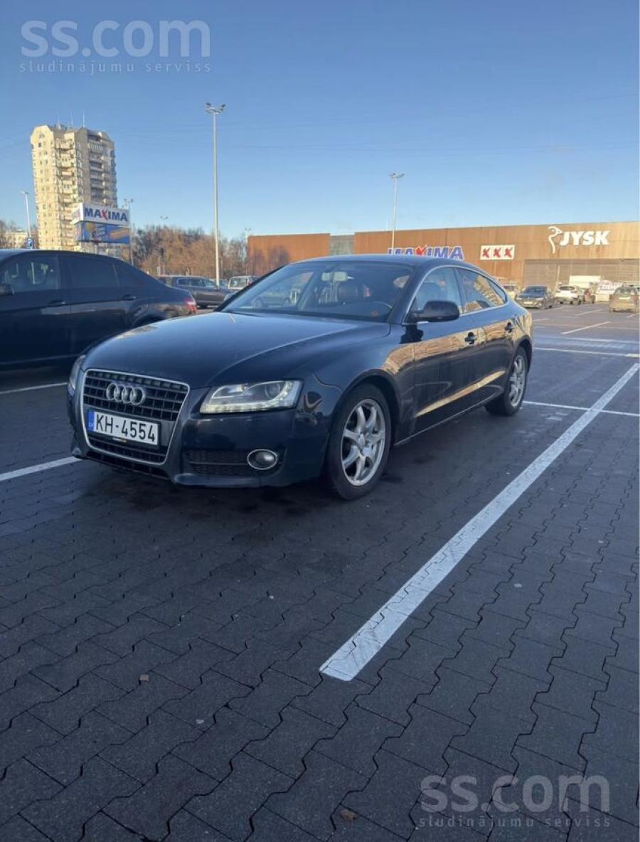 Blue Audi A5 2010 in Riga, with an engine capacity of 2.00 L and mileage of 301 thousand km for 6500 €, photo 3 on AUTOMOTO.COM.LV