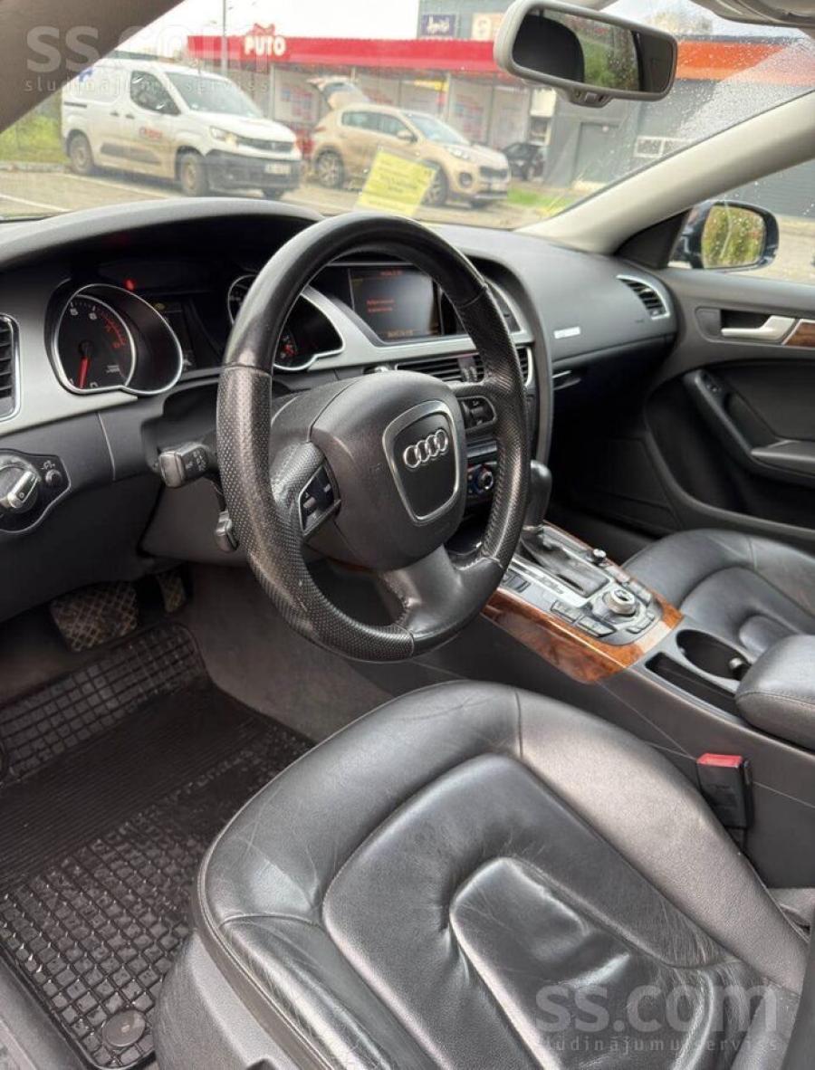 Blue Audi A5 2010 in Riga, with an engine capacity of 2.00 L and mileage of 301 thousand km for 6500 €, photo 6 on AUTOMOTO.COM.LV