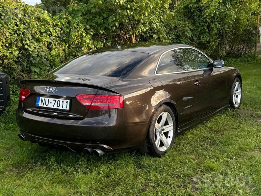 Brown Audi A5 2011 in Riga, with an engine capacity of 2.00 L and mileage of 133 thousand km for 7500 €, photo 4 on AUTOMOTO.COM.LV