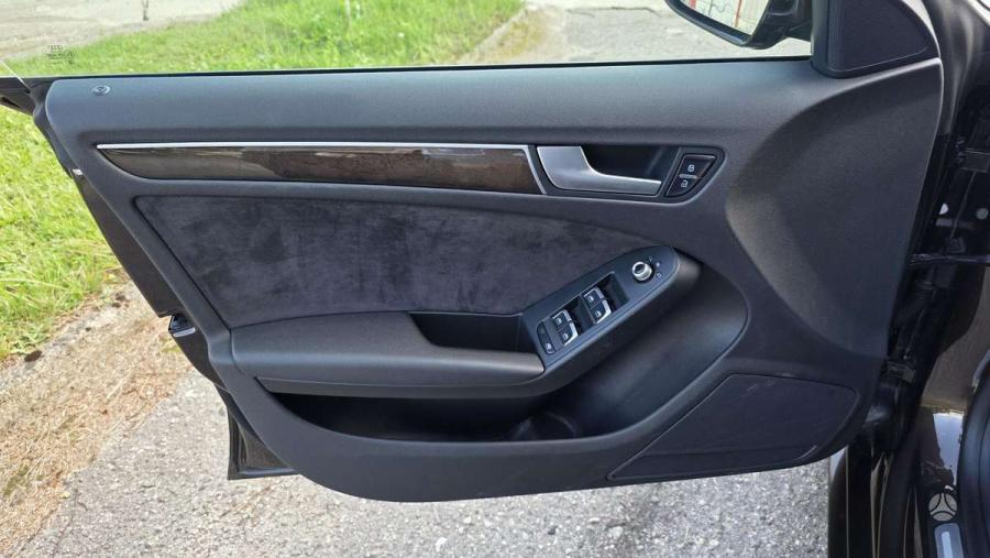 Brūns Audi A5 2013 Šauļi, ar dzinēja tilpumu 3.00 L un nobraukumu 279 tūkst. km par 9750 €, foto 33 vietnē AUTOMOTO.COM.LV