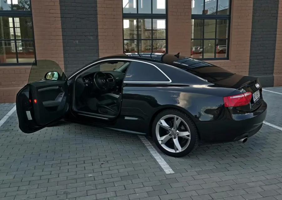 Audi A5 2007 in Riga, with an engine capacity of 3.00 L and mileage of 376 thousand km for 6490 €, photo 11 on AUTOMOTO.COM.LV