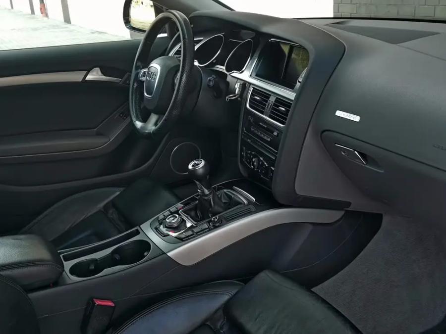 Audi A5 2007 in Riga, with an engine capacity of 3.00 L and mileage of 376 thousand km for 6490 €, photo 16 on AUTOMOTO.COM.LV