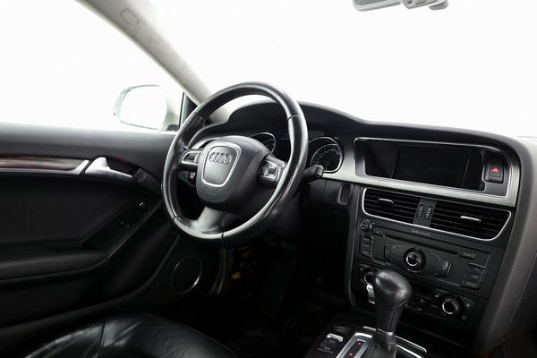 Audi A5 2007 in Tallinn, with an engine capacity of 3.20 L and mileage of 253 thousand km for 1999 €, photo 6 on AUTOMOTO.COM.LV