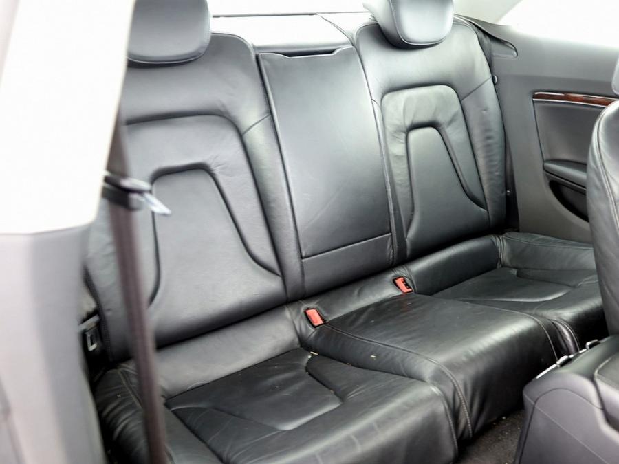 Audi A5 2007 in Tallinn, with an engine capacity of 3.20 L and mileage of 253 thousand km for 1999 €, photo 15 on AUTOMOTO.COM.LV