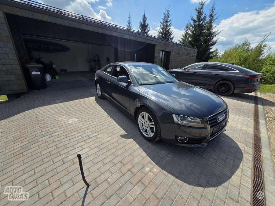 Audi A5 2009 in Vilnius, with an engine capacity of 2.00 L and mileage of 240 thousand km for 4800 €, photo 8 on AUTOMOTO.COM.LV