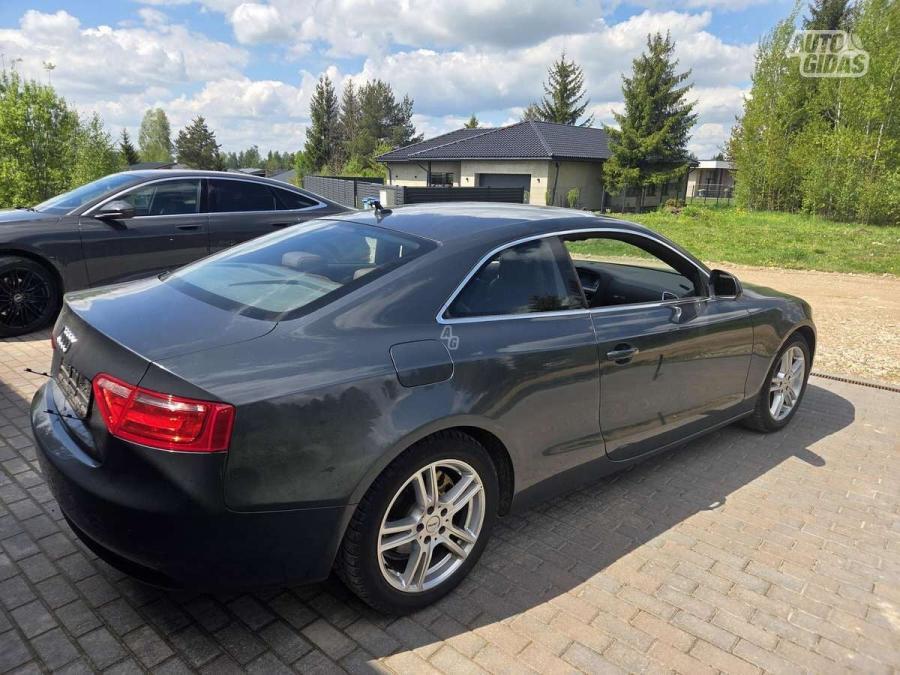 Audi A5 2009 in Vilnius, with an engine capacity of 2.00 L and mileage of 240 thousand km for 4800 €, photo 9 on AUTOMOTO.COM.LV
