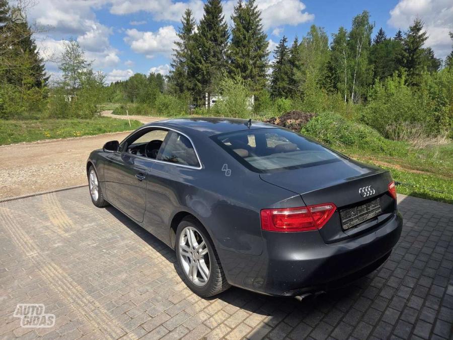Audi A5 2009 in Vilnius, with an engine capacity of 2.00 L and mileage of 240 thousand km for 4800 €, photo 10 on AUTOMOTO.COM.LV