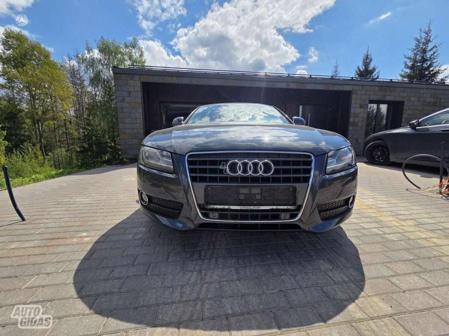Audi A5 2009 in Vilnius, with an engine capacity of 2.00 L and mileage of 240 thousand km for 4800 €, photo 11 on AUTOMOTO.COM.LV