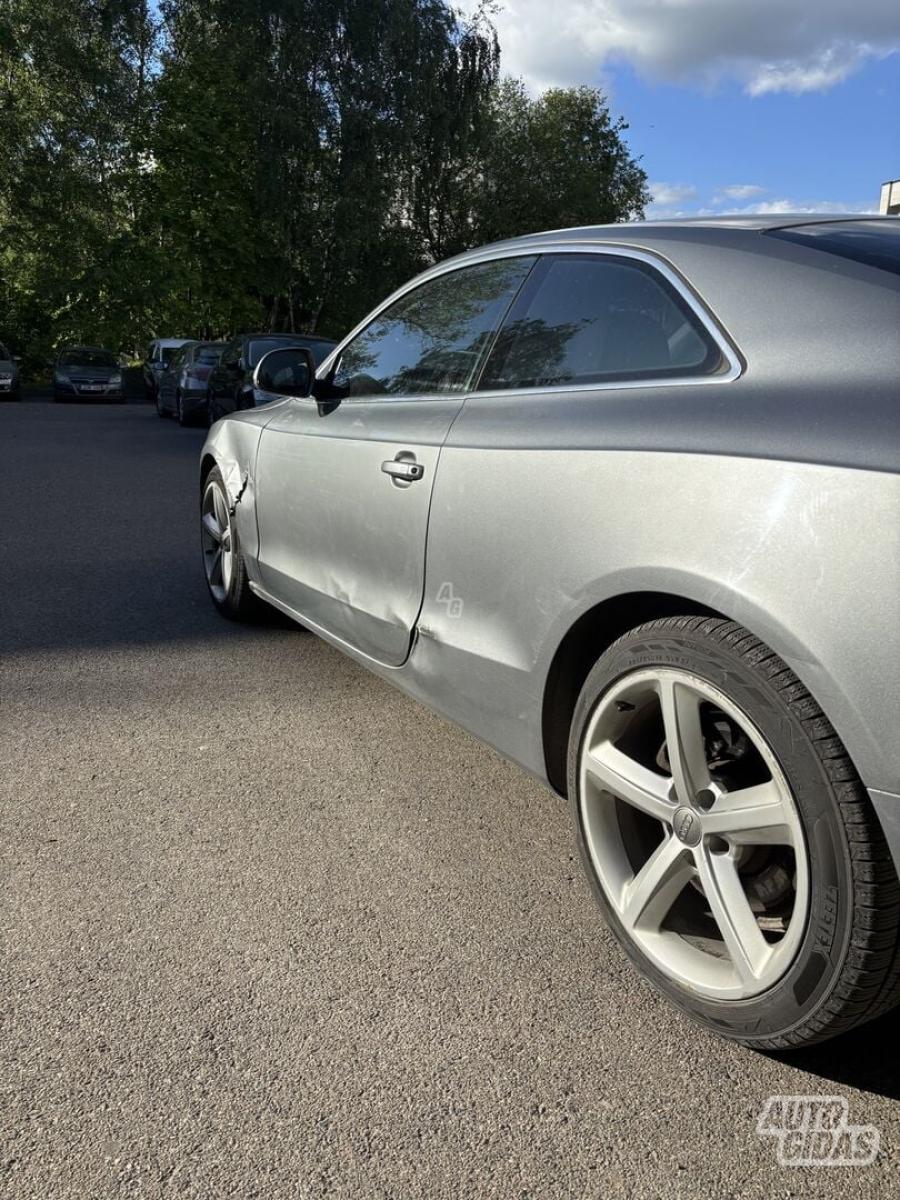 Audi A5 2010 in Vilnius, with an engine capacity of 2.70 L and mileage of 360 thousand km for 4200 €, photo 23 on AUTOMOTO.COM.LV
