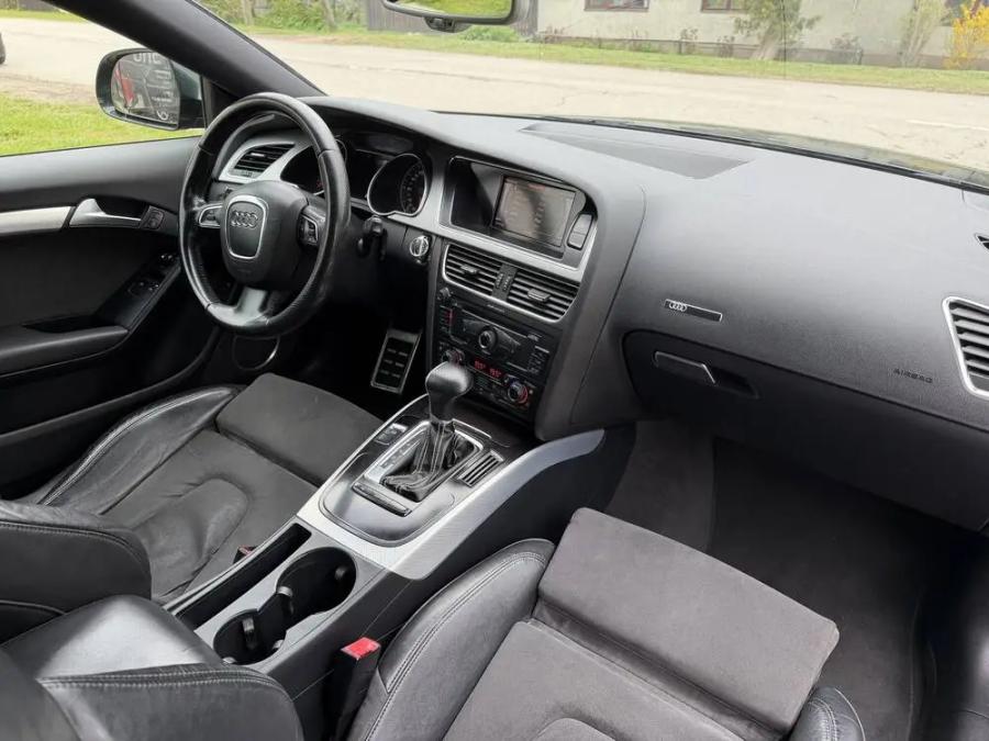 Zaļš Audi A5 2008 Ventspils, ar dzinēja tilpumu 2.70 L un nobraukumu 301 tūkst. km par 6900 €, foto 13 vietnē AUTOMOTO.COM.LV