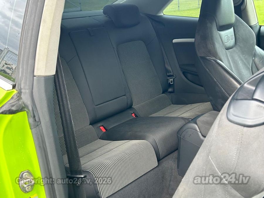 Green Audi A5 2009 in Valga, with an engine capacity of 1.80 L and mileage of 340 thousand km for 2800 €, photo 11 on AUTOMOTO.COM.LV