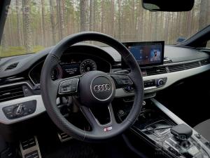 Green Audi A5 2023 in Riga, with an engine capacity of 2.00 L and mileage of 73 thousand km for 31900 €, photo 4 on AUTOMOTO.COM.LV