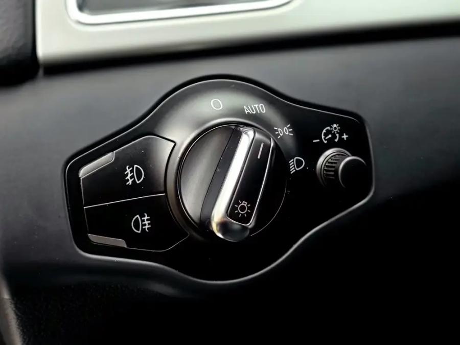 Grey Audi A5 2009 in Riga, with an engine capacity of 2.00 L and mileage of 112 thousand km for 8500 €, photo 17 on AUTOMOTO.COM.LV