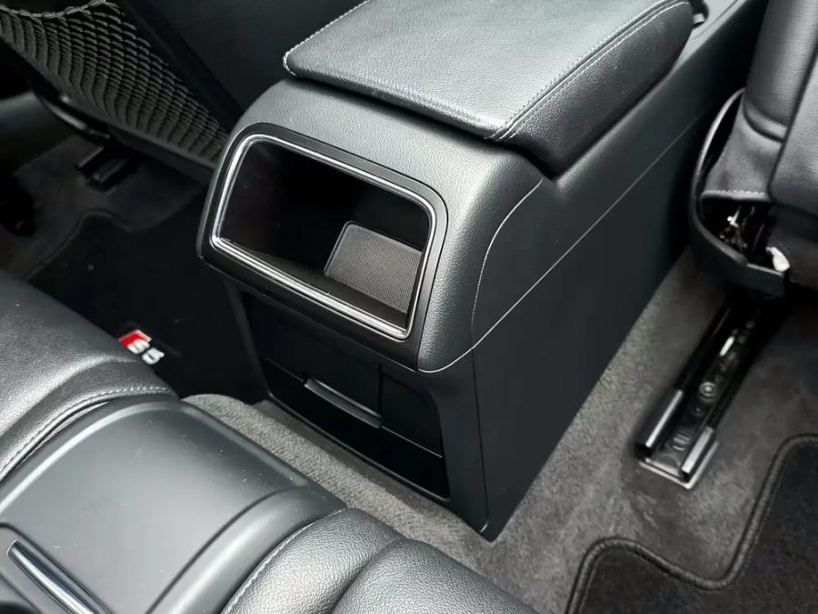 Grey Audi A5 2009 in Riga, with an engine capacity of 2.00 L and mileage of 112 thousand km for 8500 €, photo 21 on AUTOMOTO.COM.LV