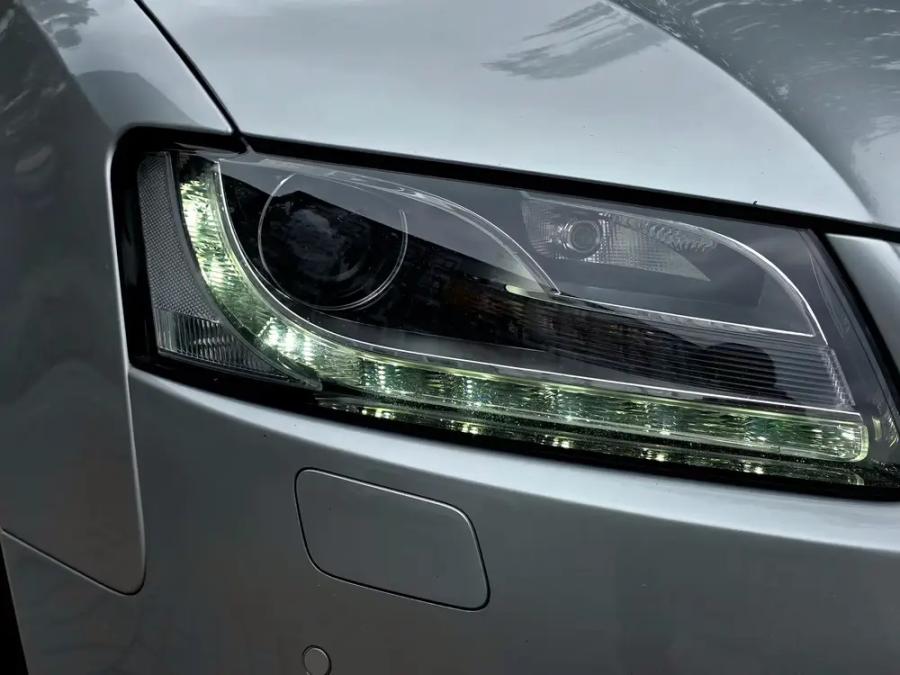 Grey Audi A5 2009 in Riga, with an engine capacity of 2.00 L and mileage of 112 thousand km for 8500 €, photo 36 on AUTOMOTO.COM.LV