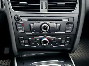 Grey Audi A5 2009 in Riga, with an engine capacity of 2.00 L and mileage of 112 thousand km for 8500 €, photo 48 on AUTOMOTO.COM.LV