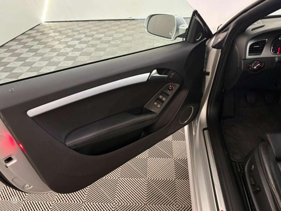 Grey Audi A5 2010 in Marijampole, with an engine capacity of 1.98 L and mileage of 177 thousand km for 6999 €, photo 32 on AUTOMOTO.COM.LV