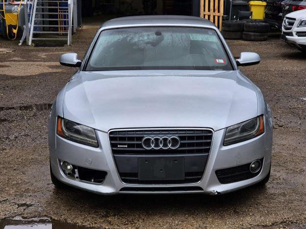 Grey Audi A5 2011 in Vilnius, with an engine capacity of 1.98 L and mileage of 271 thousand km for 4800 €, photo 1 on AUTOMOTO.COM.LV