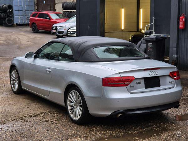 Grey Audi A5 2011 in Vilnius, with an engine capacity of 1.98 L and mileage of 271 thousand km for 4800 €, photo 4 on AUTOMOTO.COM.LV