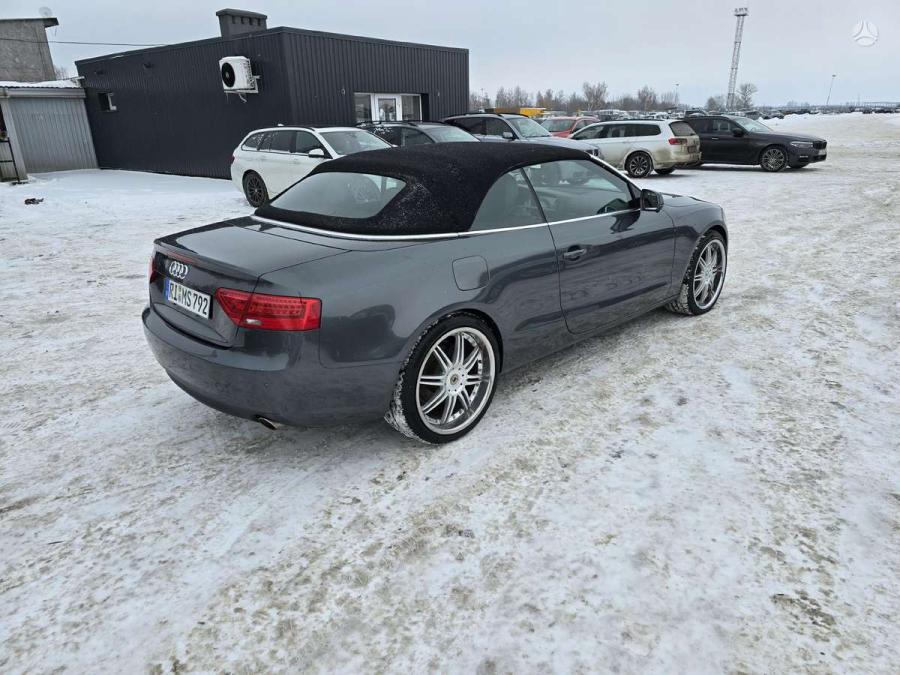 Grey Audi A5 2012 in Marijampole, with an engine capacity of 2.97 L and mileage of 280 thousand km for 10300 €, photo 4 on AUTOMOTO.COM.LV