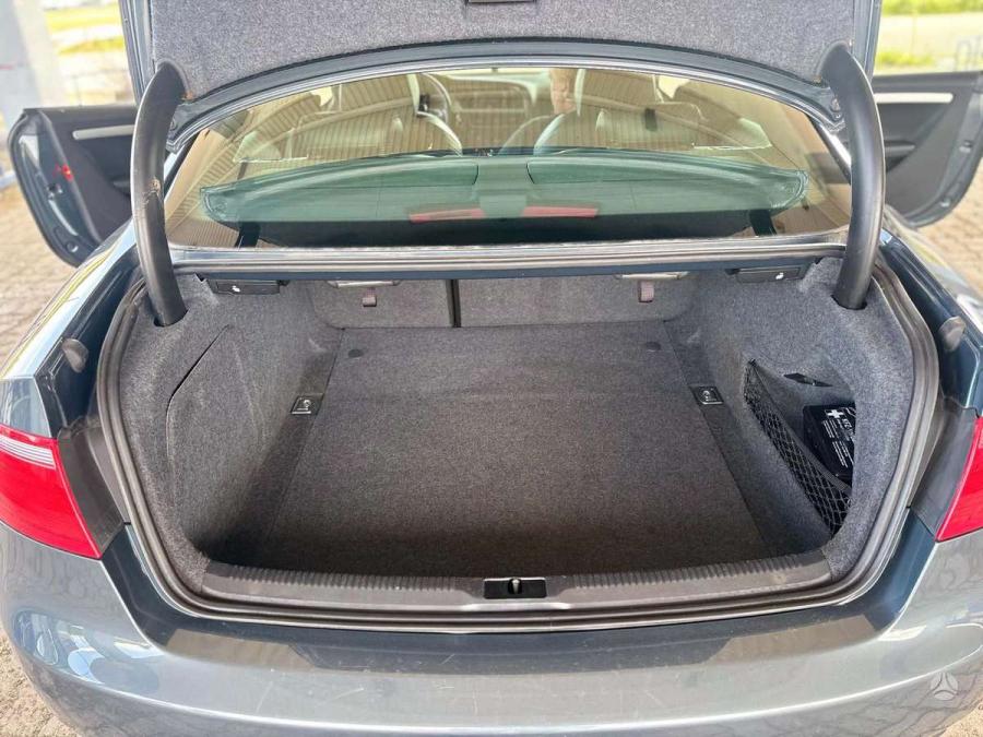 Grey Audi A5 2007 in Salcininkai, with an engine capacity of 2.70 L and mileage of 387 thousand km for 5200 €, photo 5 on AUTOMOTO.COM.LV